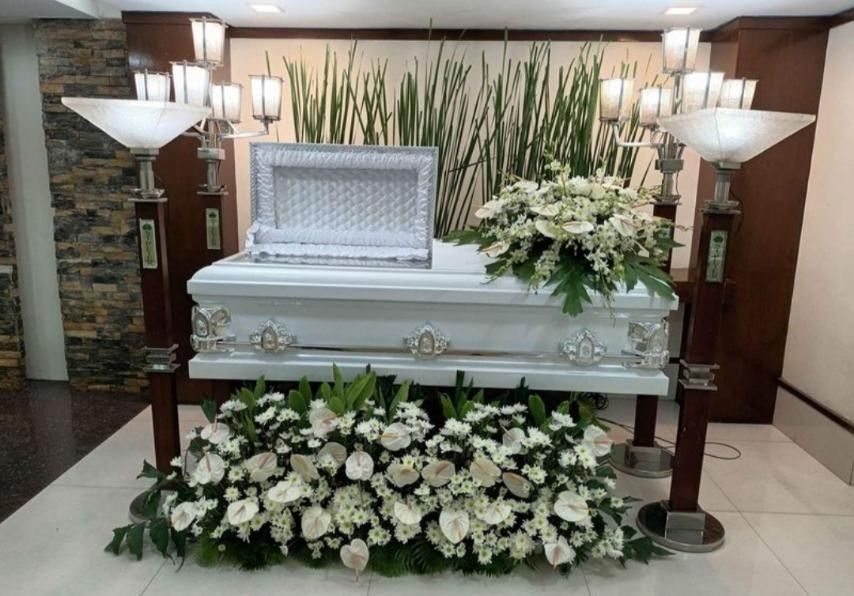 Funeral Flower set up Wake flower Garden, Hobbies & Toys, Stationary ...