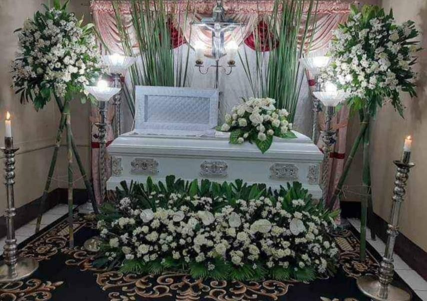 Funeral Flower set up Wake flower Garden, Hobbies & Toys, Stationary ...