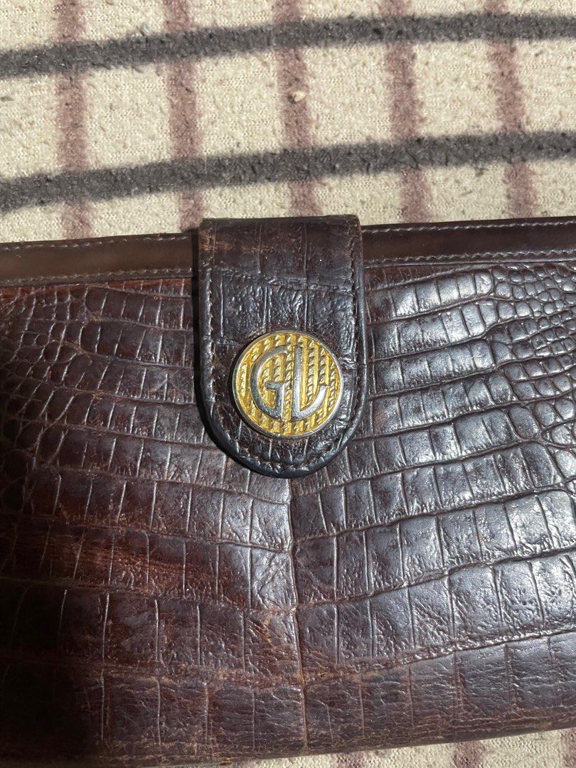 Guy Laroche Bifold Wallet, Women's Fashion, Bags & Wallets, Wallets ...