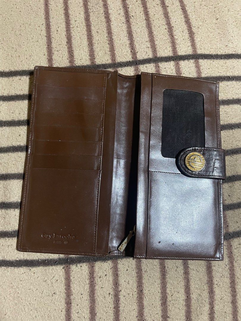 Guy Laroche Bifold Wallet, Women's Fashion, Bags & Wallets, Wallets ...