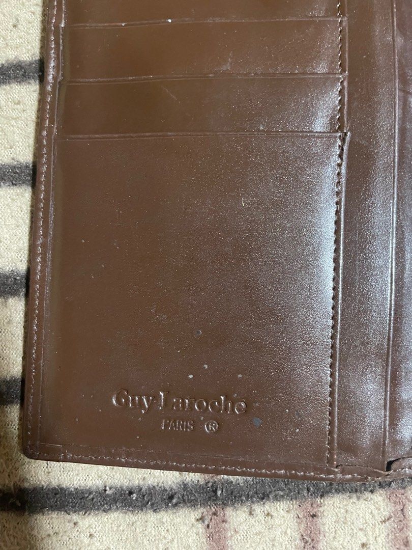 Guy Laroche Bifold Wallet, Women's Fashion, Bags & Wallets, Wallets ...