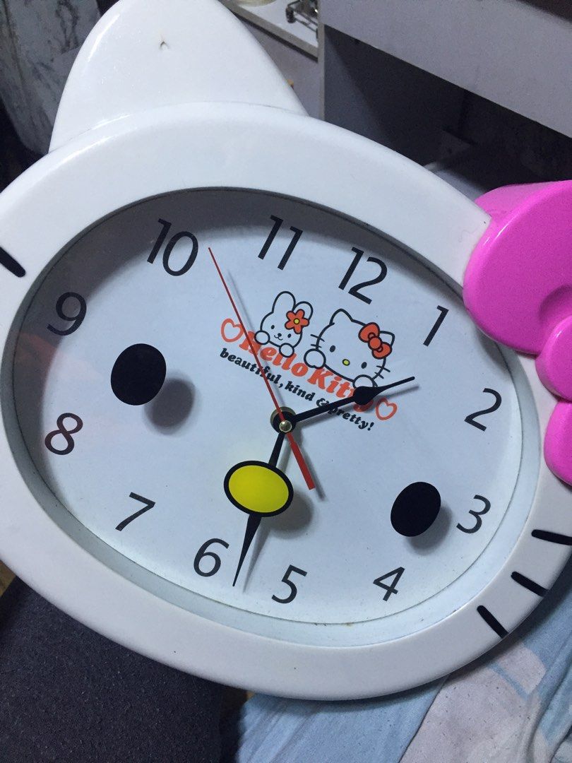 Hello Kitty Clock, Furniture & Home Living, Home Decor, Clocks on Carousell