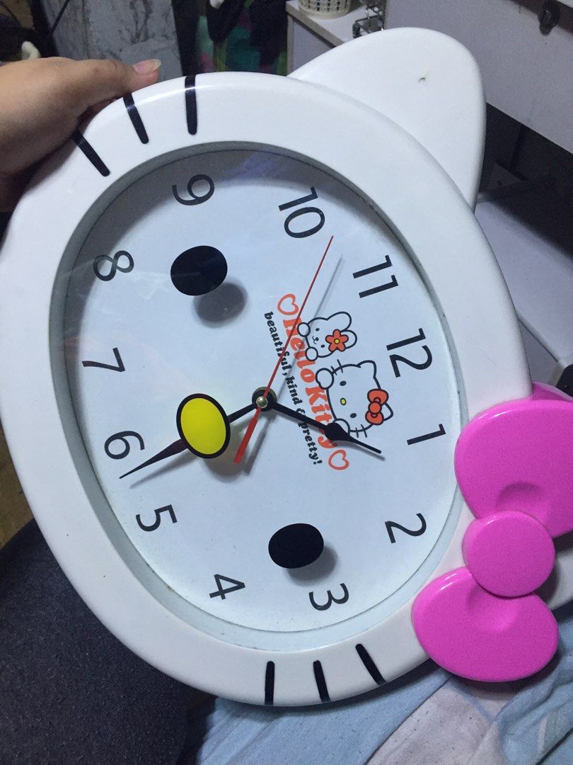 Hello Kitty Clock, Furniture & Home Living, Home Decor, Clocks on Carousell