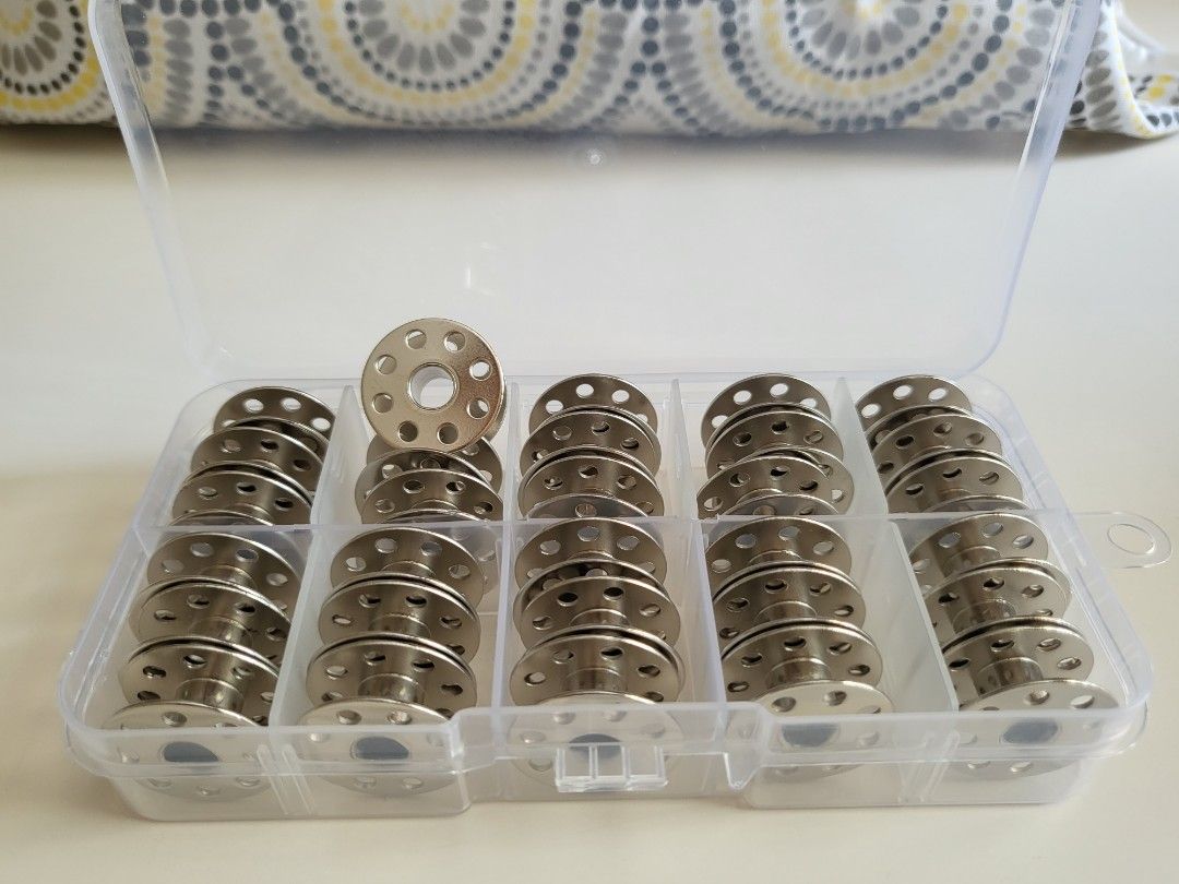 Industrial metal bobbins 30pcs with storage case, Hobbies & Toys ...