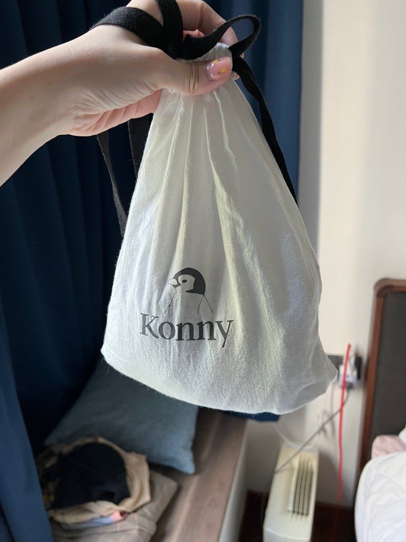 Konny M size carrier, Babies & Kids, Going Out, Carriers & Slings on Carousell