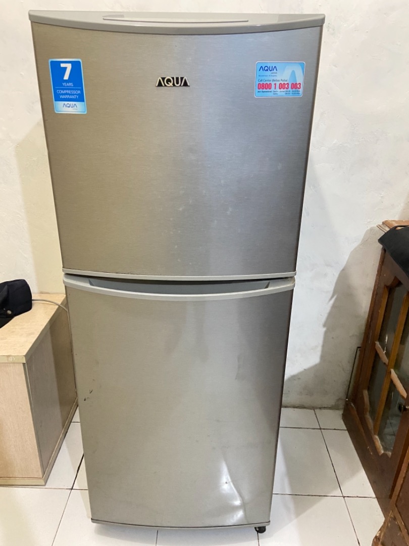 Kulkas Second 2 pintu Merek AQUA, Elektronik, Lainnya di Carousell