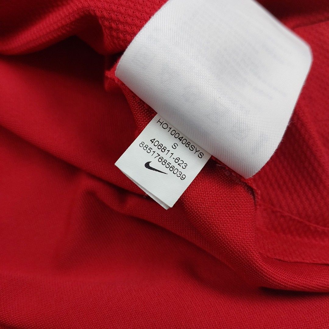 Manchester United - 2010-2011 Home Kit, Men's Fashion, Tops & Sets ...