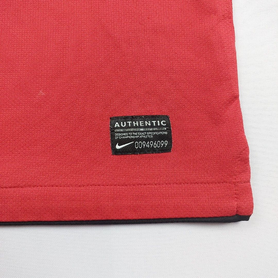 Manchester United - 2010-2011 Home Kit, Men's Fashion, Tops & Sets ...