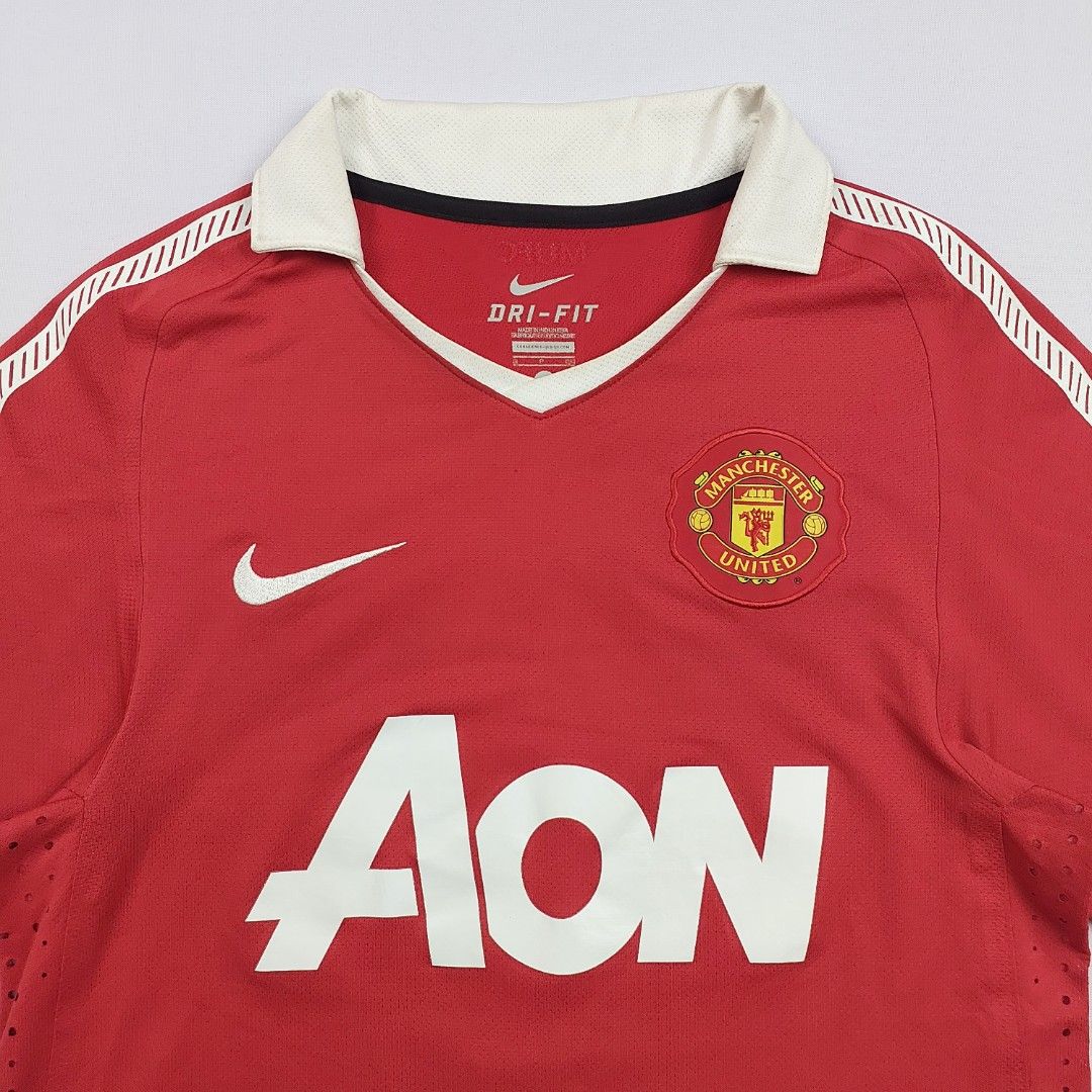 Manchester United - 2010-2011 Home Kit, Men's Fashion, Tops & Sets ...