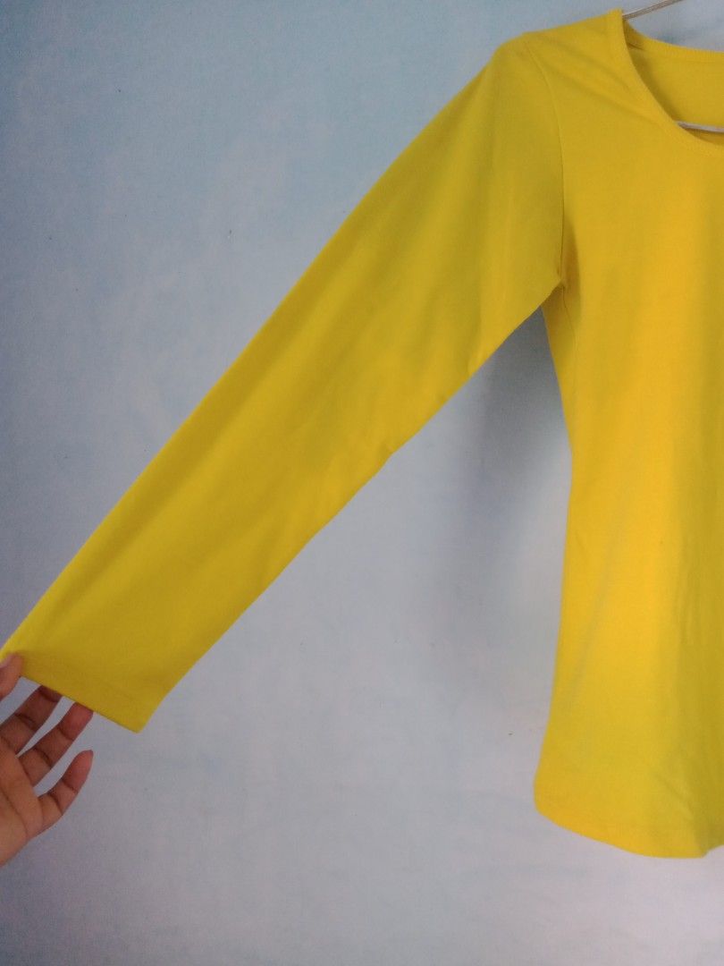 Manset warna kuning, Fesyen Wanita, Pakaian Wanita, Atasan di Carousell