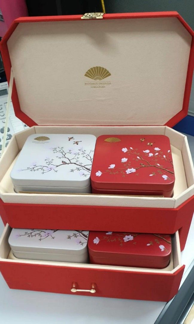 Mooncake Gift Set, Food & Drinks, Gift Baskets & Hampers on Carousell