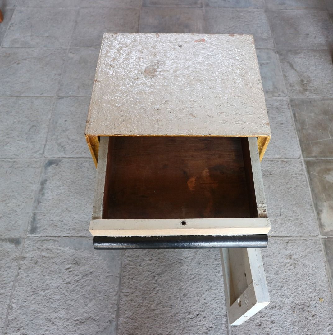 Nakas/Lemari/Meja Radio/Meja Sudut Kayu Kaki Jengki Lawas, Perabotan ...