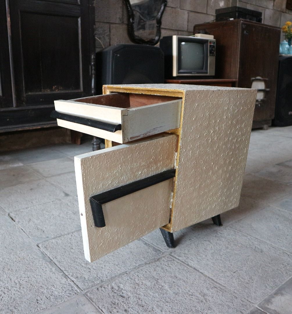 Nakas/Lemari/Meja Radio/Meja Sudut Kayu Kaki Jengki Lawas, Perabotan ...