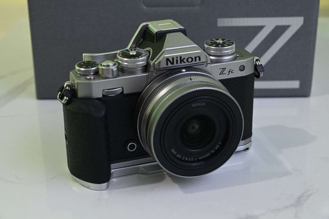 Nikon Z fc + 16-50mm kit with SmallRig L-Shape Grip and thumb rest ...