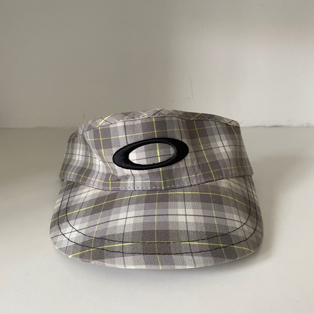 Oakley Visor Cap, Men's Fashion, Watches & Accessories, Cap & Hats on ...