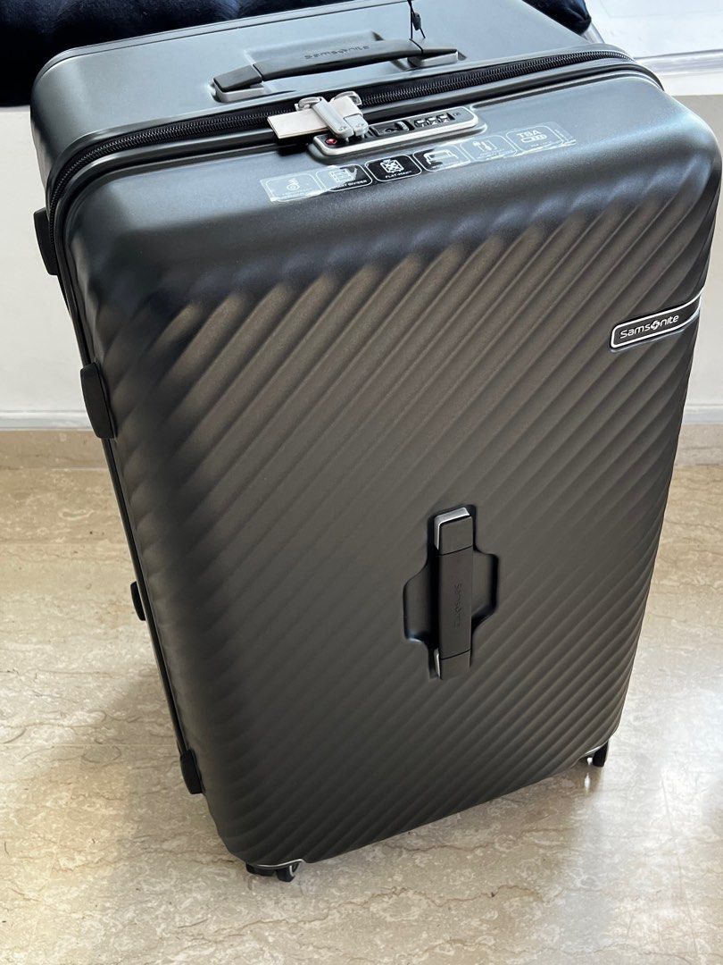 Samsonite STEM 70cm Luggage worth $600., Hobbies & Toys, Travel ...