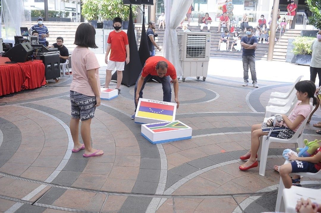 Selling Country Giant Flip Eraser set of 6, Hobbies & Toys, Toys ...