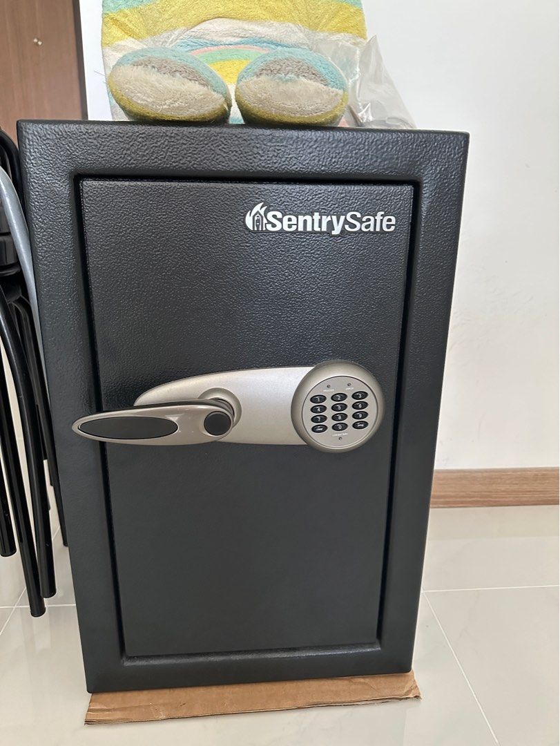 SentrySafe T6-331, Furniture & Home Living, Security & Locks, Safe on ...