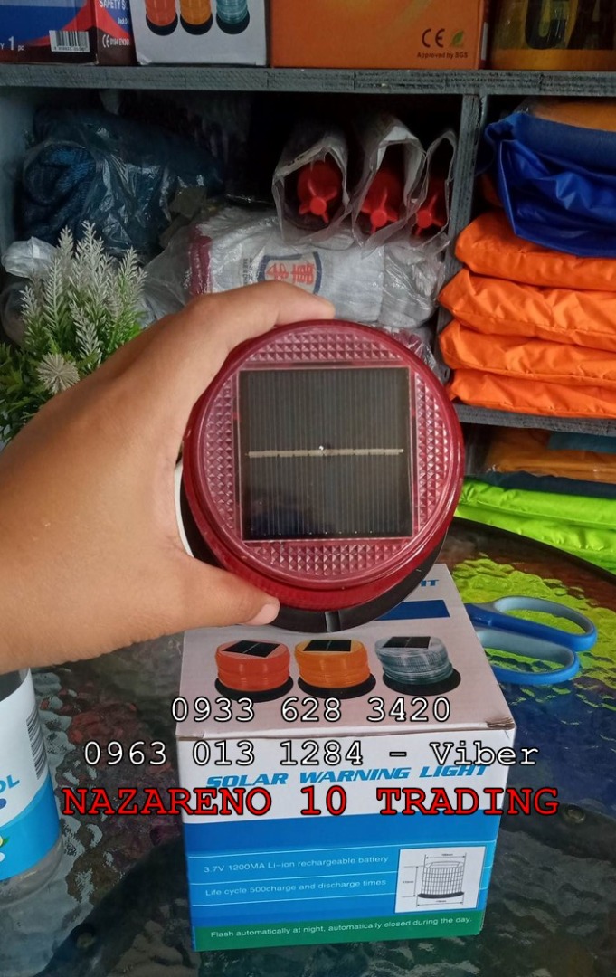 solar Blinker Beacon light, Commercial & Industrial, Construction Tools ...