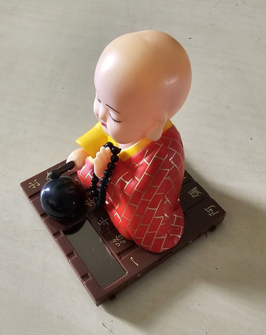 Solar Powered Bobble Shaking Head Baby Monk Figurines for Car Dashboard ...
