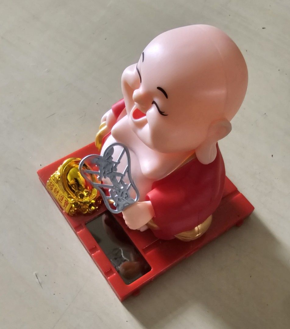 Solar Powered Bobble Shaking Head Baby Monk Figurines for Car Dashboard ...