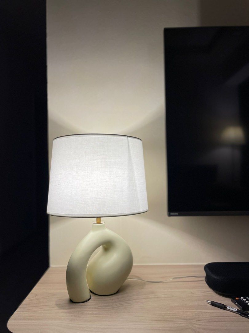 Statement table lamp, Furniture & Home Living, Lighting & Fans ...
