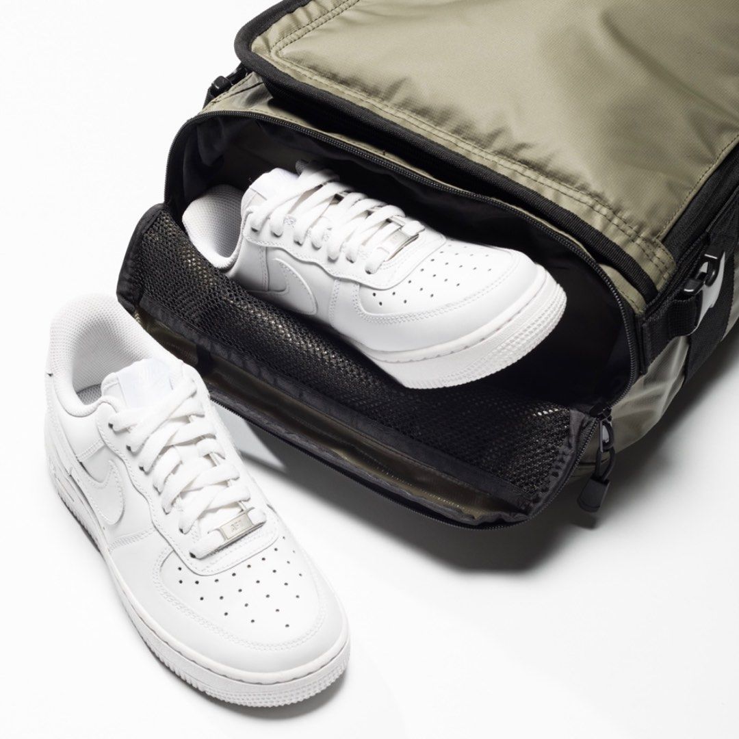 Undefeated Duffle Bag Tote Bag, Men's Fashion, Bags, Backpacks on Carousell