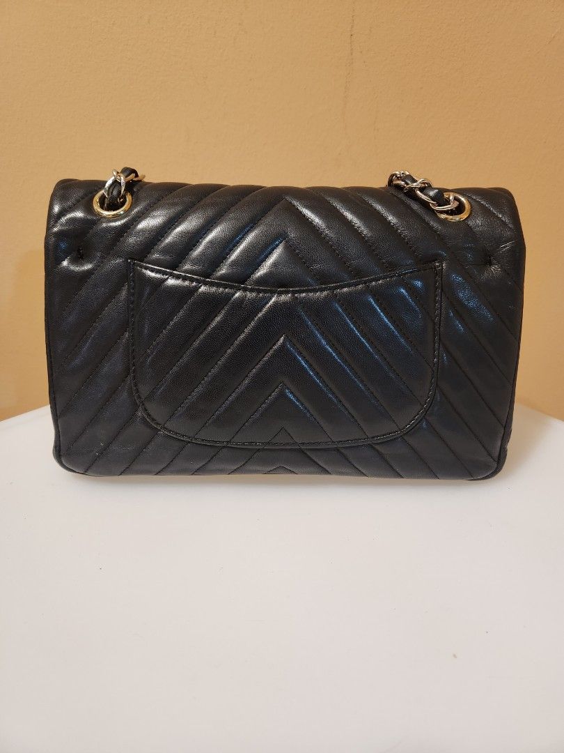 V stich flap chain shoulder bag, Luxury, Bags & Wallets on Carousell