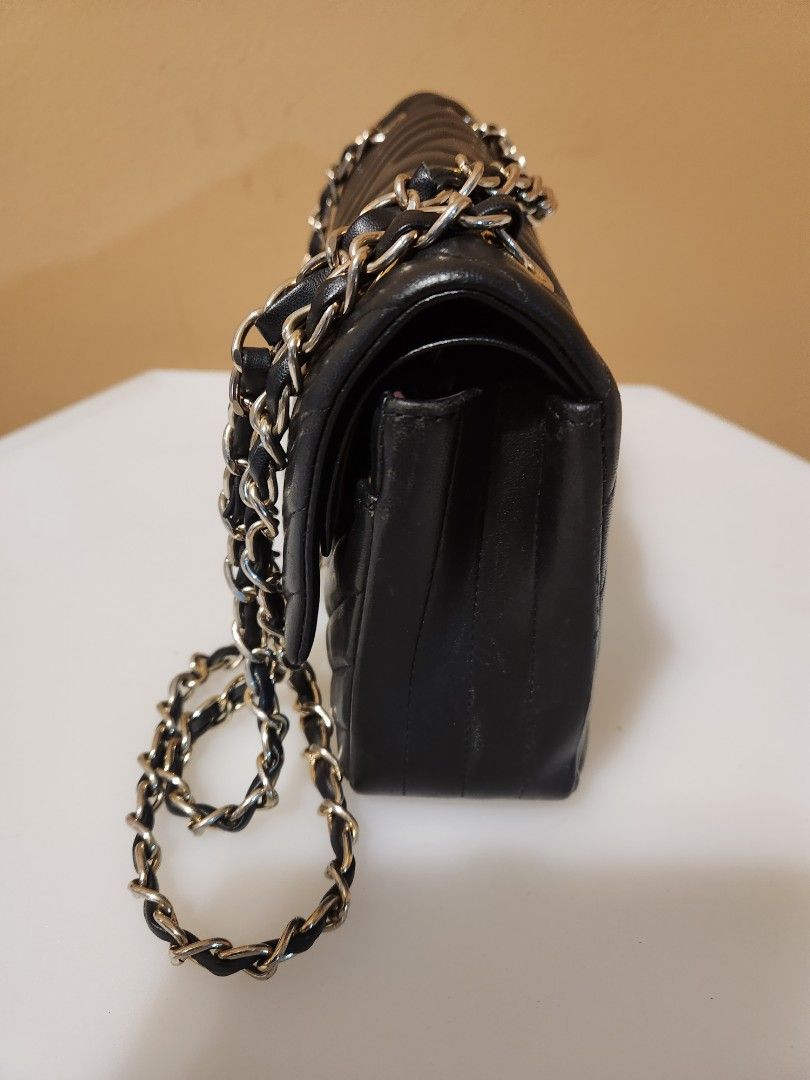 V stich flap chain shoulder bag, Luxury, Bags & Wallets on Carousell