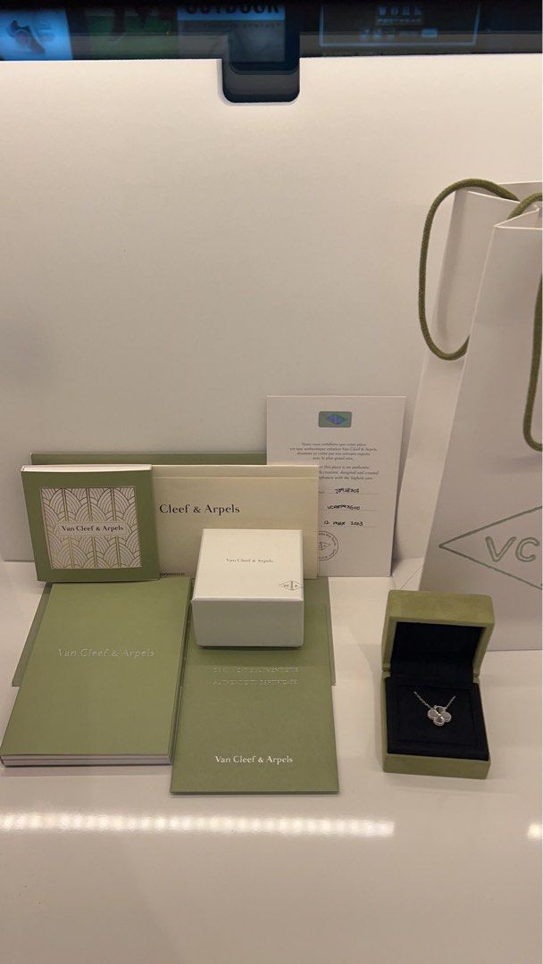Van Cleef & Arpels VCA Alhambra Pendant, Luxury, Accessories on Carousell