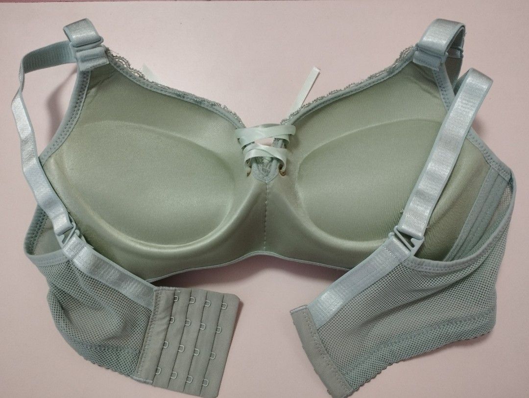 85A push up bra, Women's Fashion, New Undergarments & Loungewear on ...