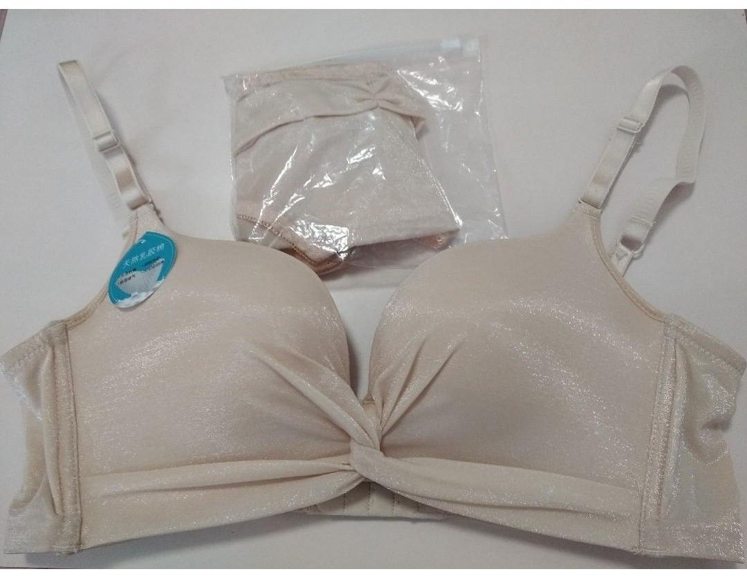 85B Bra set, Women's Fashion, New Undergarments & Loungewear on Carousell