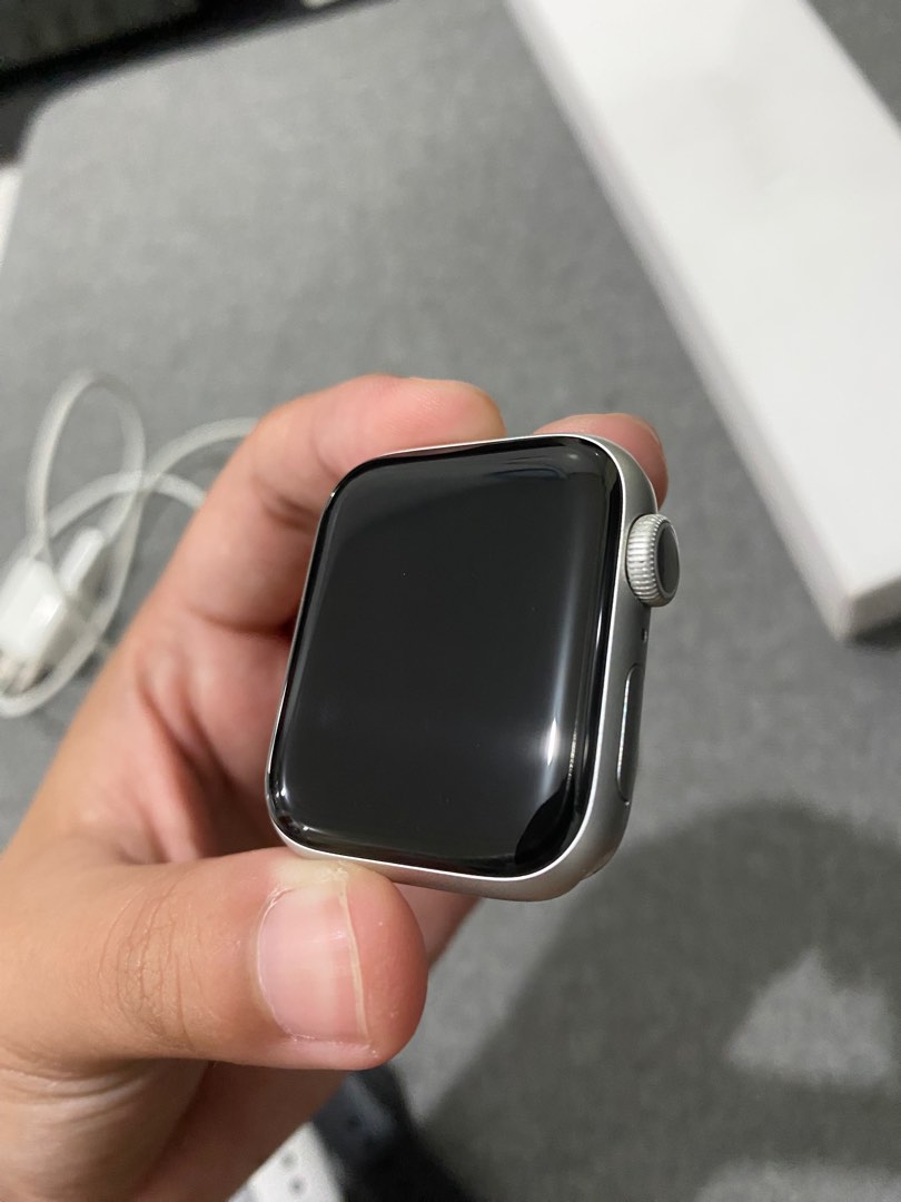 APPLE WATCH SERIES 6 SILVER 40MM, Mobile Phones & Gadgets, Wearables ...