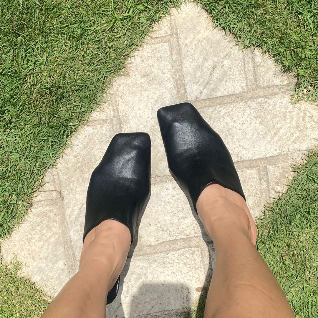 Black Closed toe heels y2k, Women's Fashion, Footwear, Flats & Sandals ...