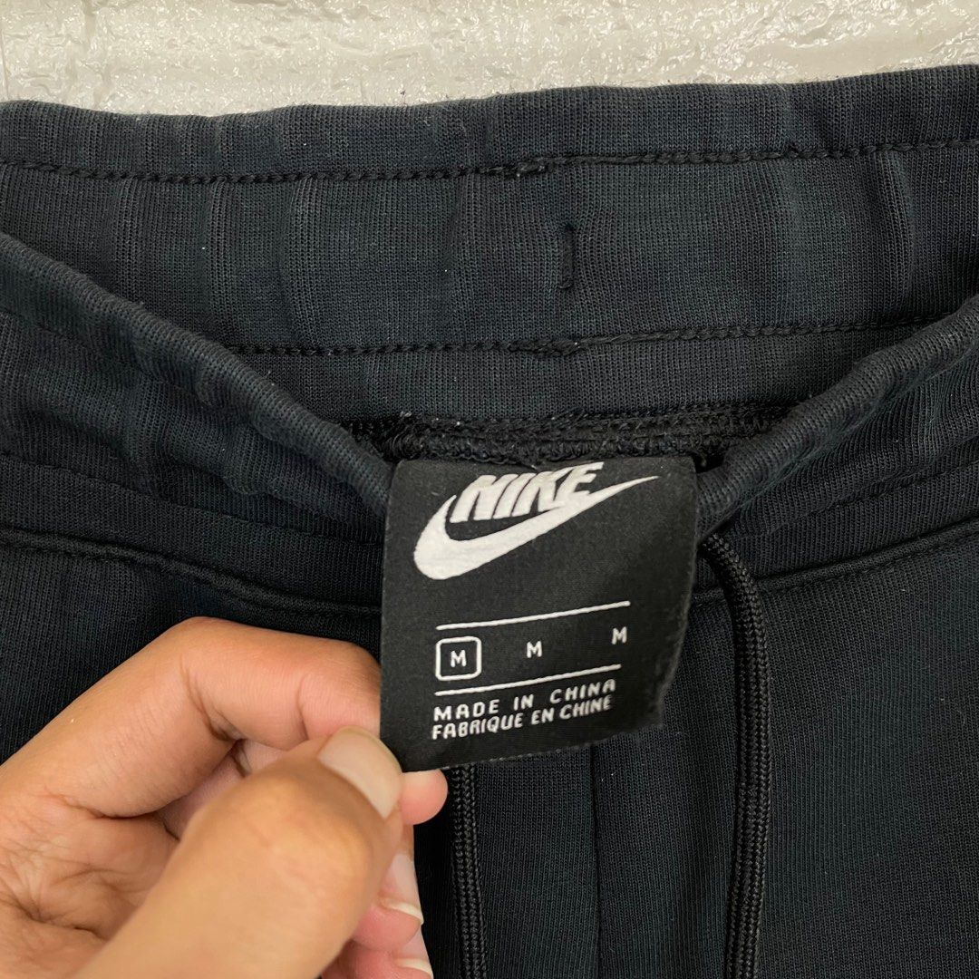 BLACK NIKE TECH FLEECE JOGGER (BLACK TAG), Men's Fashion, Bottoms ...