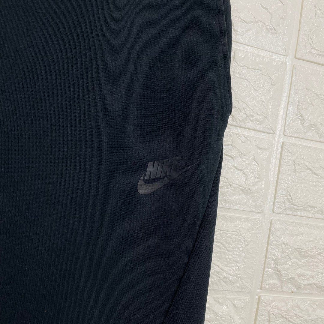 BLACK NIKE TECH FLEECE JOGGER (BLACK TAG), Men's Fashion, Bottoms ...
