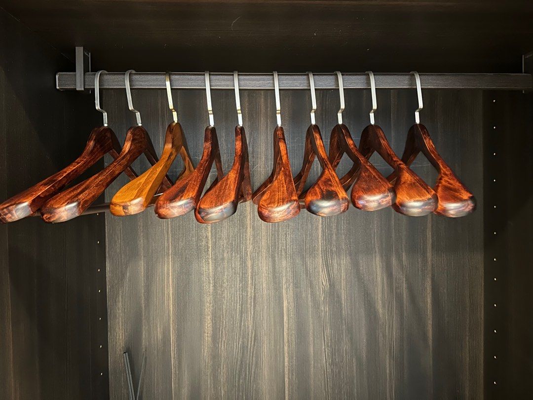 Broad-shouldered, old school, log natural coloured suit / clothes ...