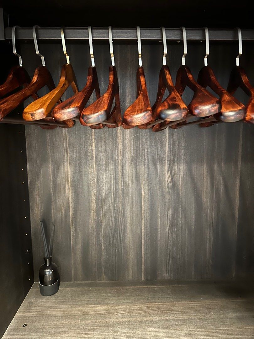 Broad-shouldered, old school, log natural coloured suit / clothes ...