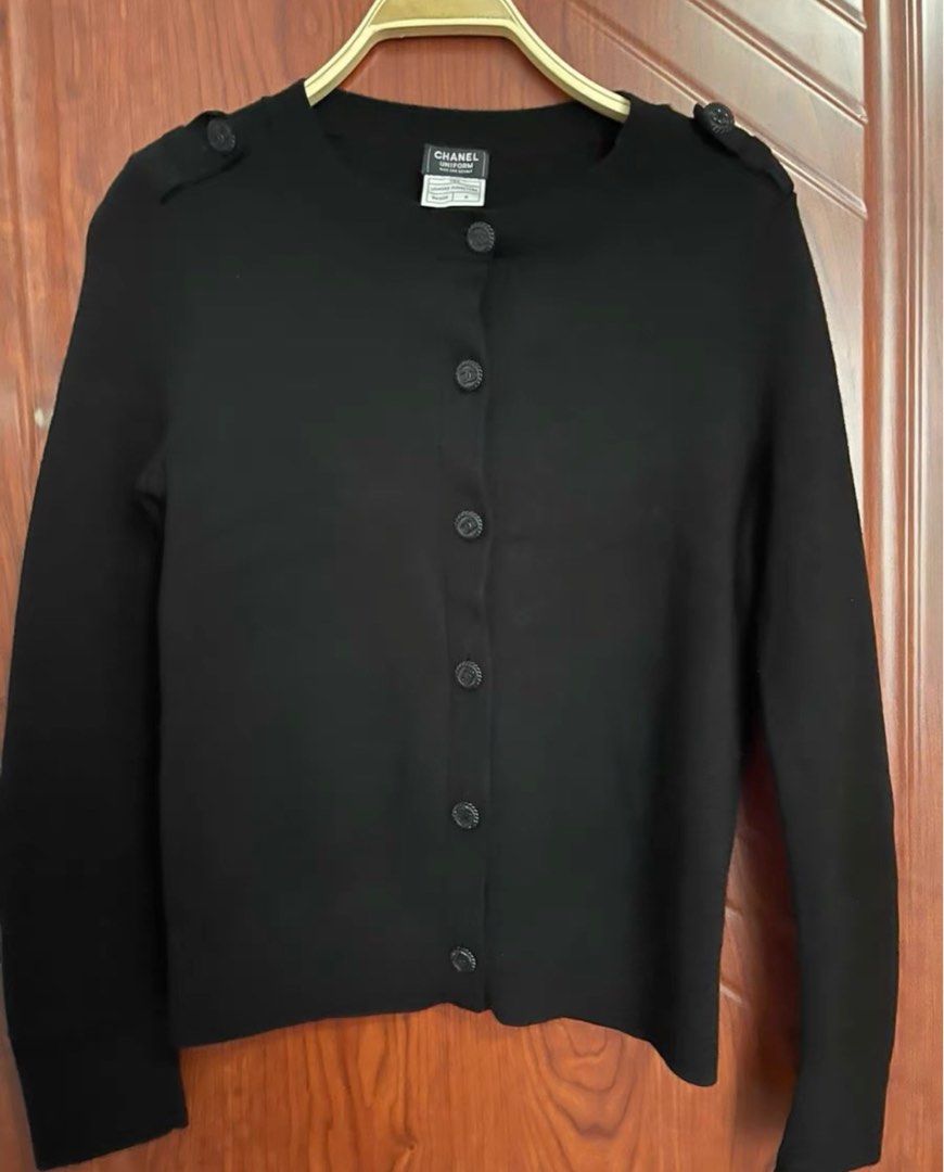 Chanel Uniform Jacket, 女裝, 上衣, T-shirt - Carousell