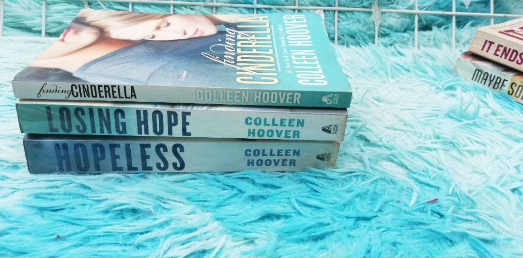 Colleen Hoover SET, Hobbies & Toys, Books & Magazines, Fiction & Non ...