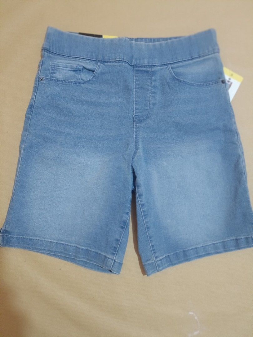 DKNY Maong Shorts, Women's Fashion, Bottoms, Shorts on Carousell