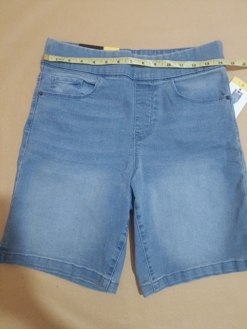 DKNY Maong Shorts, Women's Fashion, Bottoms, Shorts on Carousell