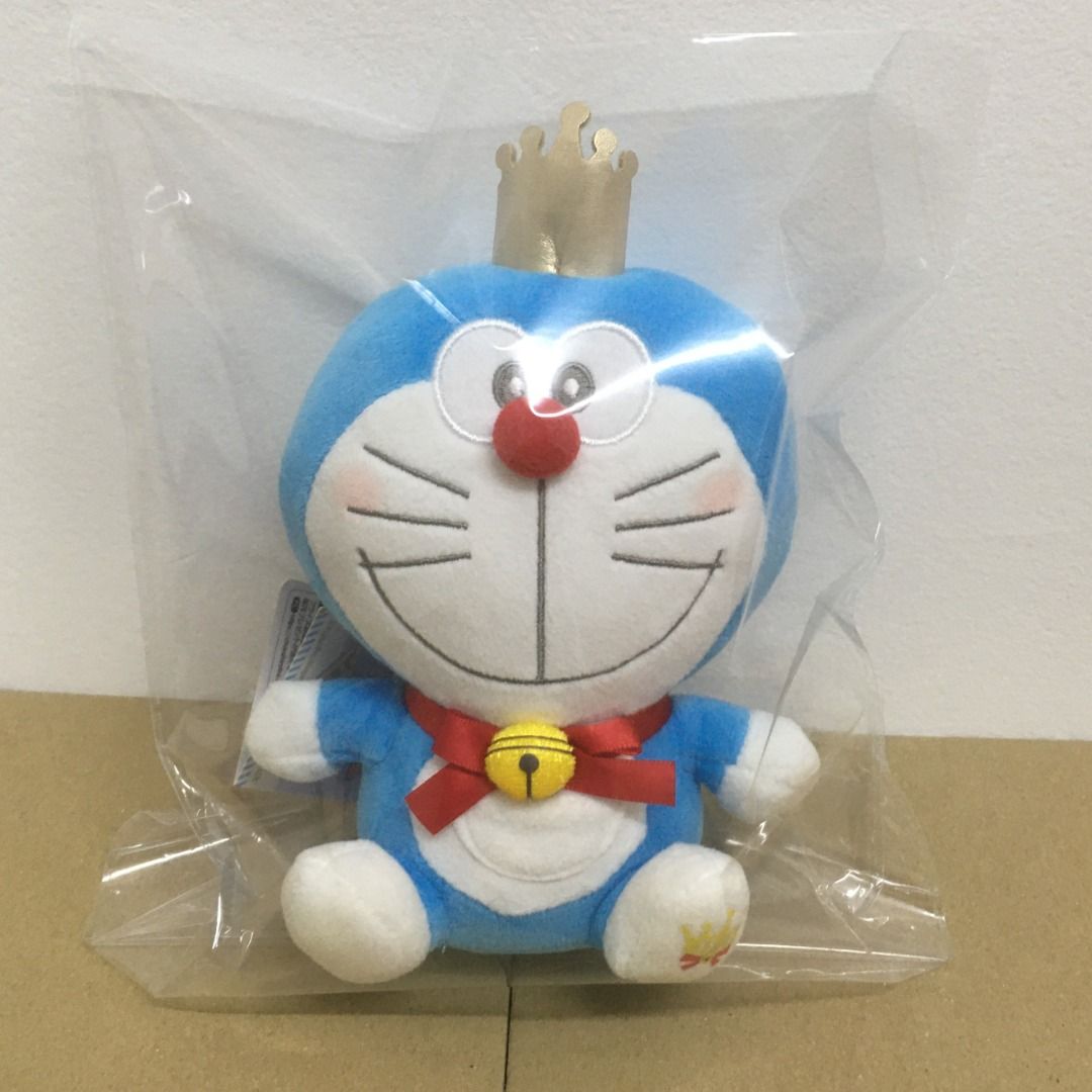 Doraemon with Crown Birthday Plush Toy by FuRyu Japan / 18cm, Hobbies ...