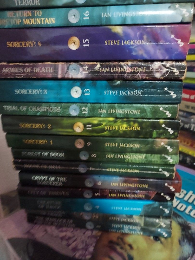 Fighting fantasy, Hobbies & Toys, Books & Magazines, Fiction & Non ...