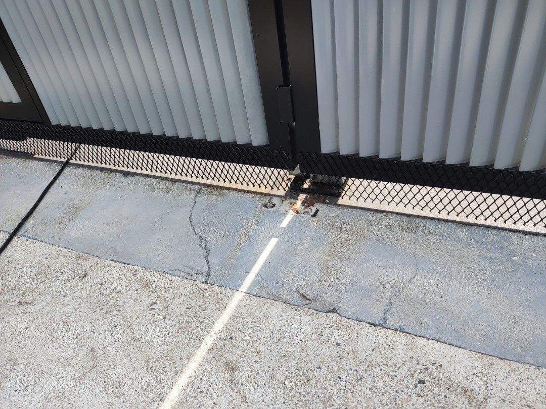 Gate Meshing to deter Otters and animals, Pet Supplies, Homes & Other ...