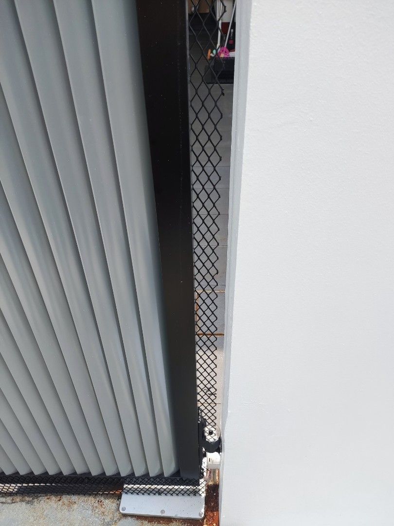 Gate Meshing to deter Otters and animals, Pet Supplies, Homes & Other ...