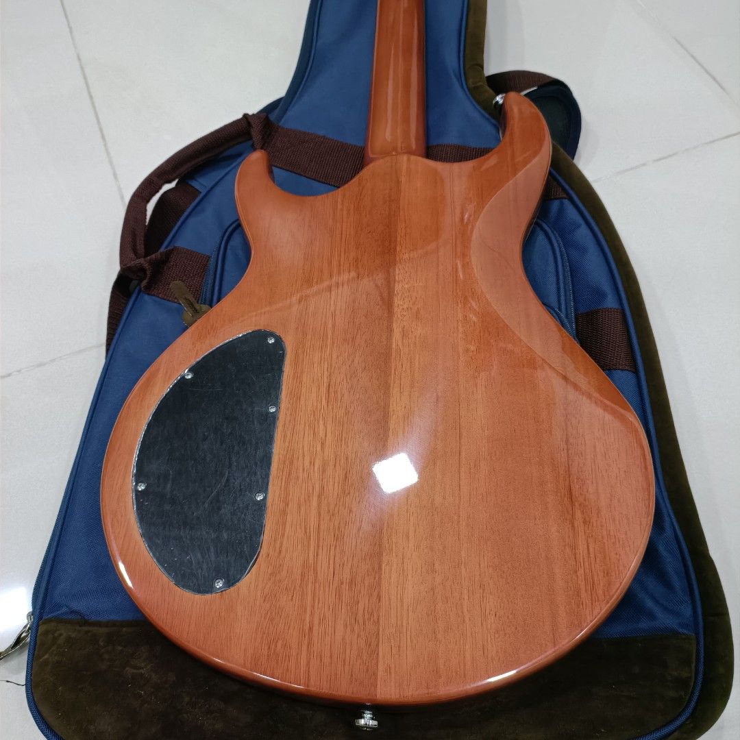 PRS SE styled Greg Bennett Ultramatic UM3 Samick electric guitar ...