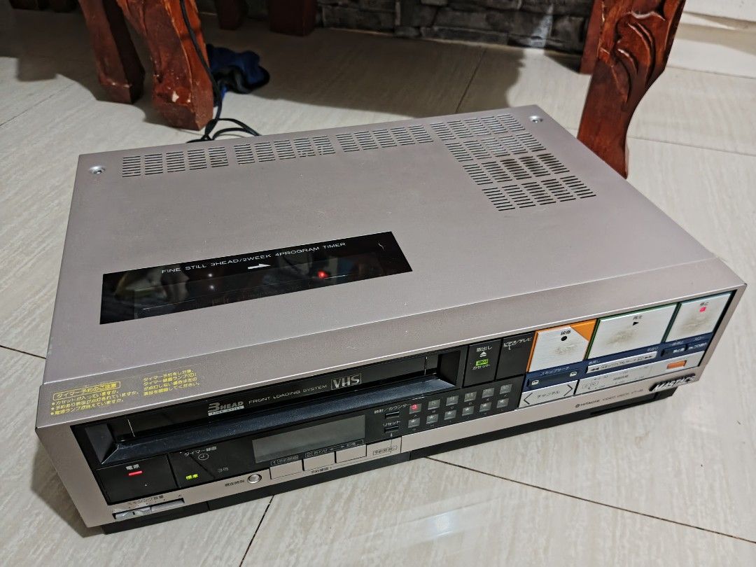 HITACHI Video Deck Vt-35 VHS mastacs 3Head | Made in Japan | Power on ...