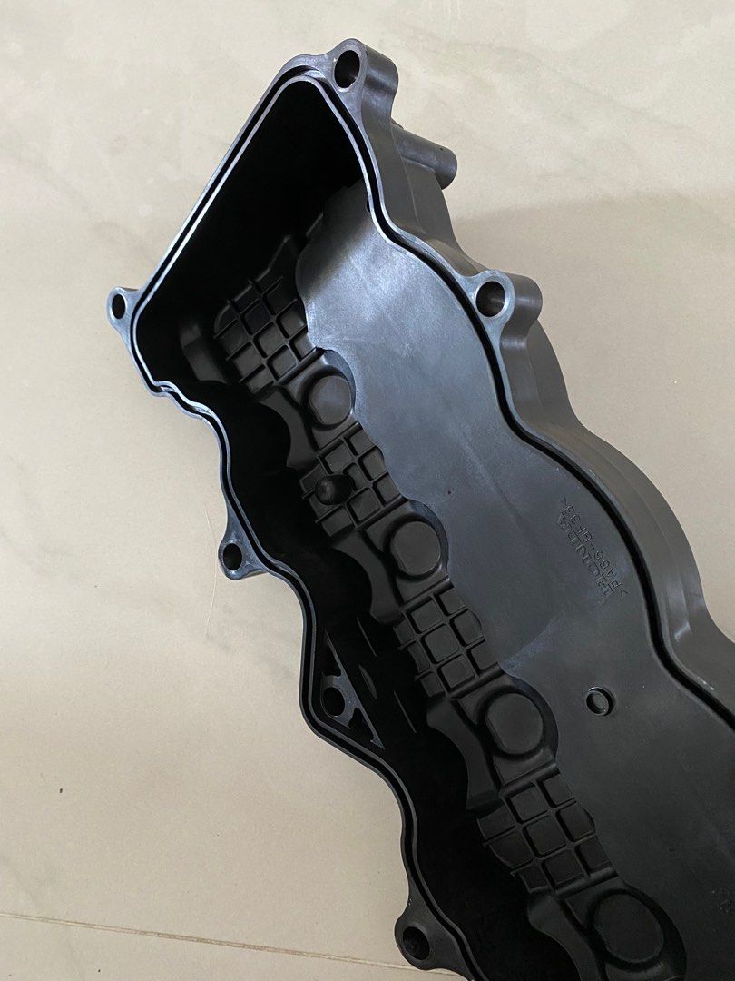 Honda stream RN6 engine cover, Car Accessories, Accessories on Carousell