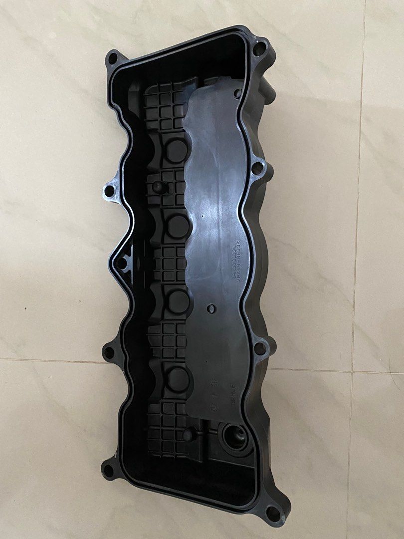Honda stream RN6 engine cover, Car Accessories, Accessories on Carousell
